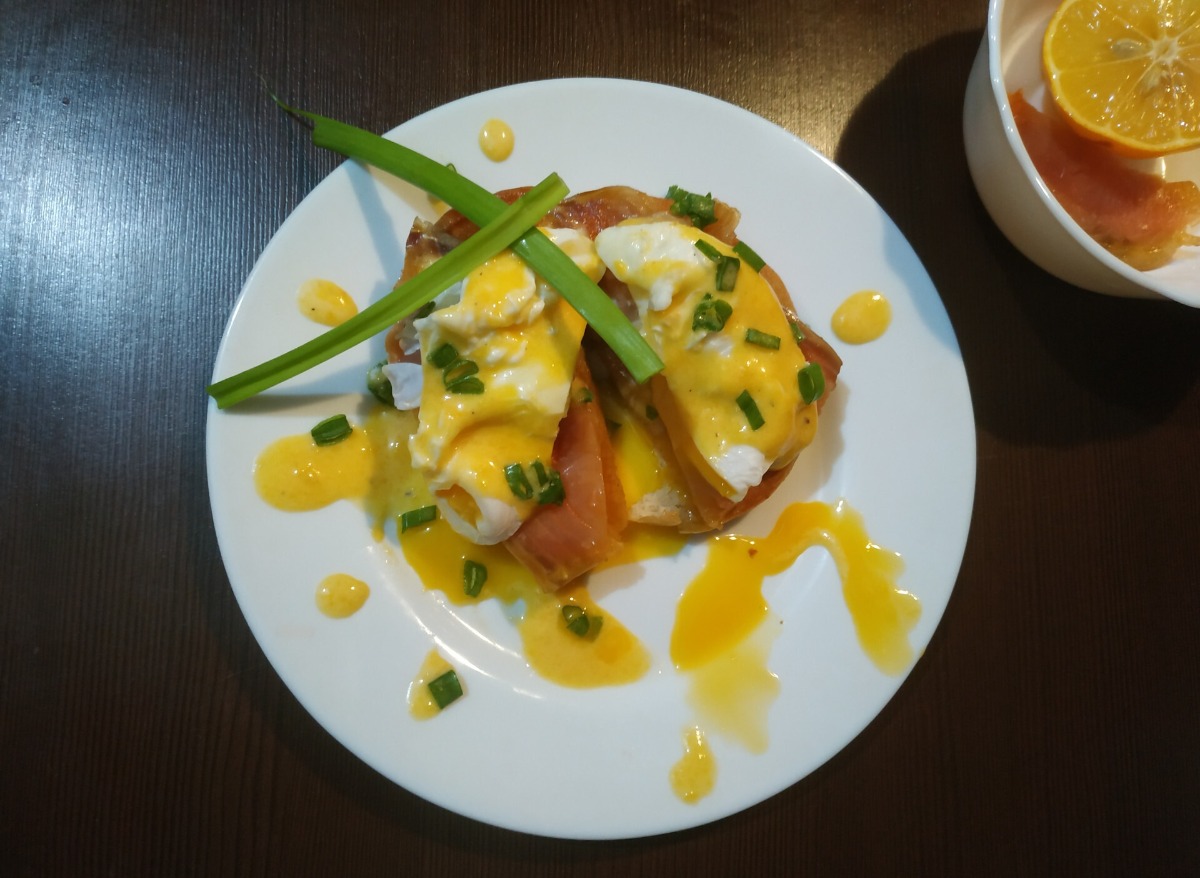 Benedikto kiaušinis su lašiša - Receptas su nuotraukomis