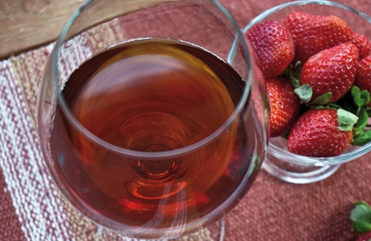 Braškių vynas - Receptas su nuotraukomis