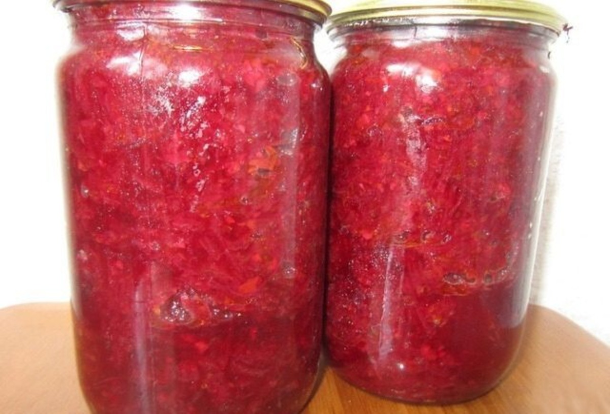 Burokėlių mišrainė žiemai - Receptas su nuotraukomis