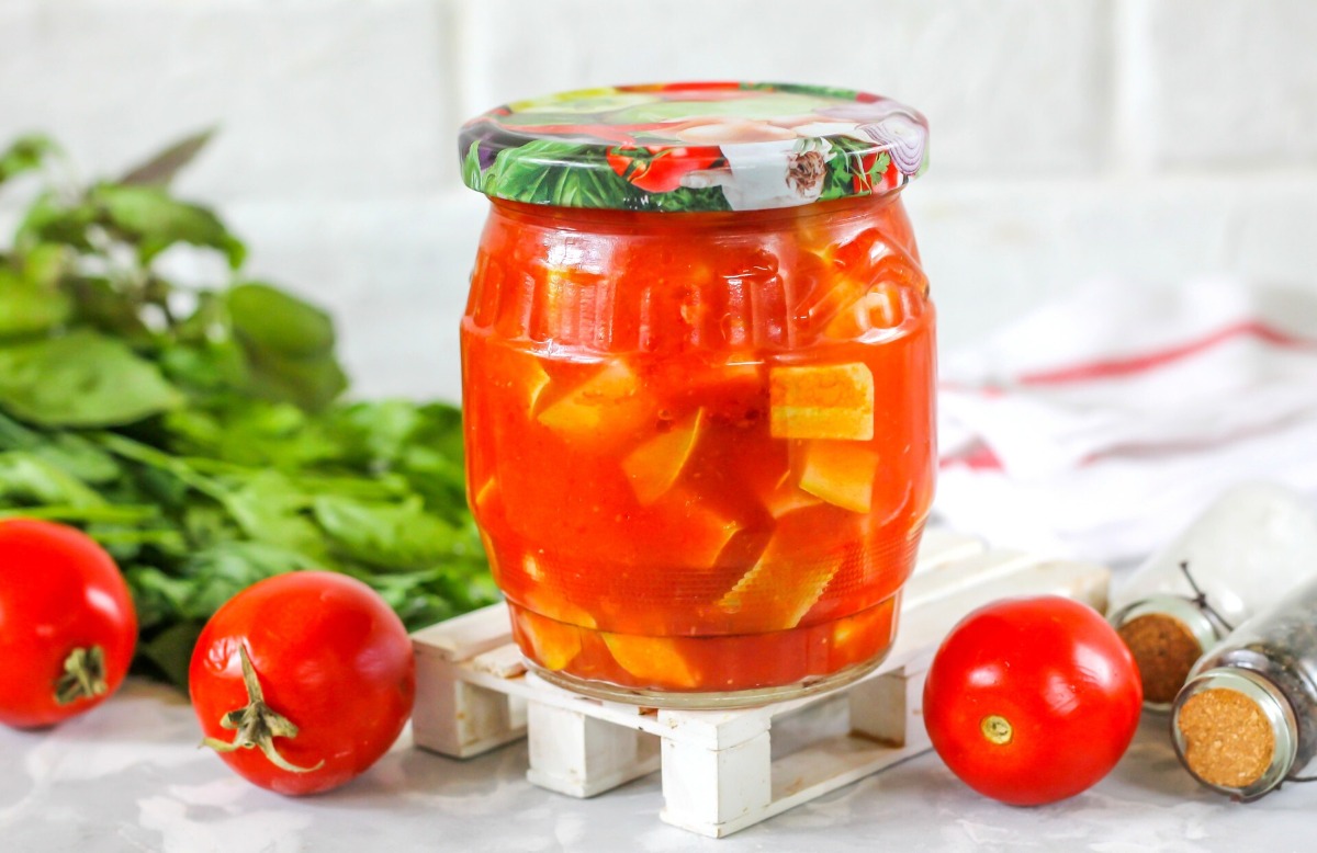 Cukinijos pomidorų sultyse - Receptas su nuotraukomis