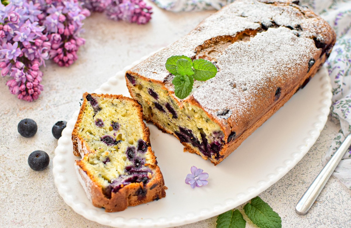 Grietinės keksas su mėlynėmis - Receptas su nuotraukomis