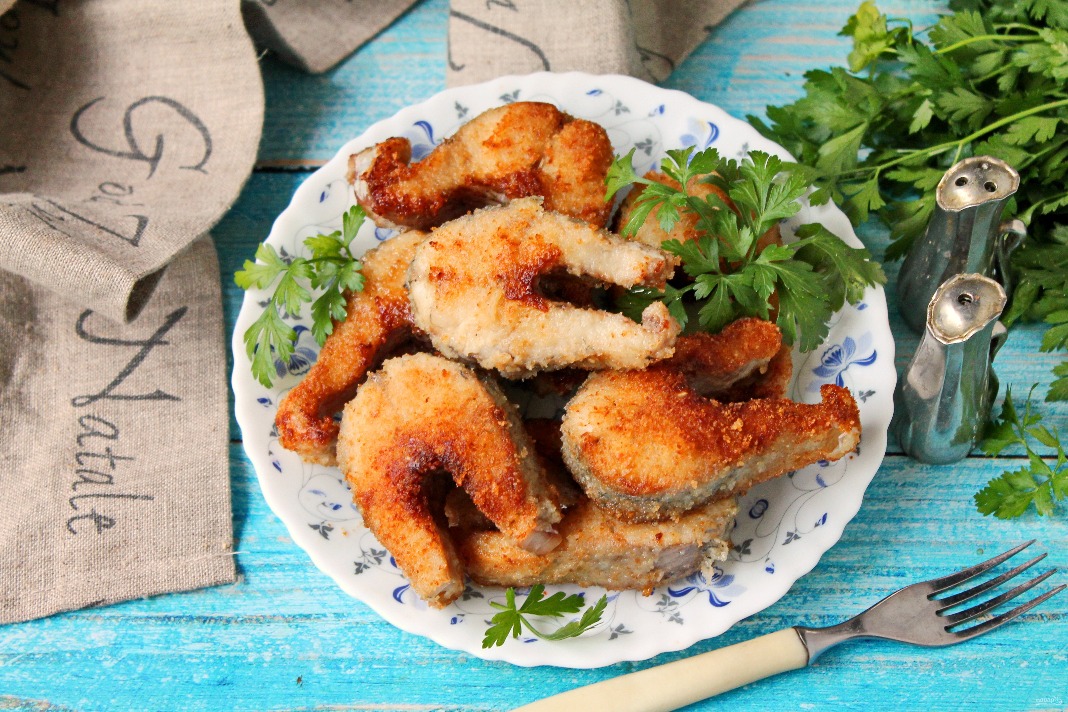 Lydeka džiūvėsėliuose keptuvėje - Receptas su nuotraukomis