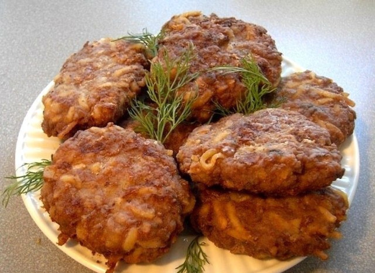 Maltos mėsos kotletai su bulvėmis - Receptas su nuotraukomis