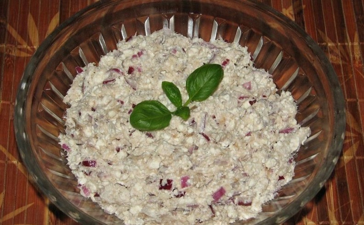 Mišrainė su rūkyta skumbre - Receptas su nuotraukomis