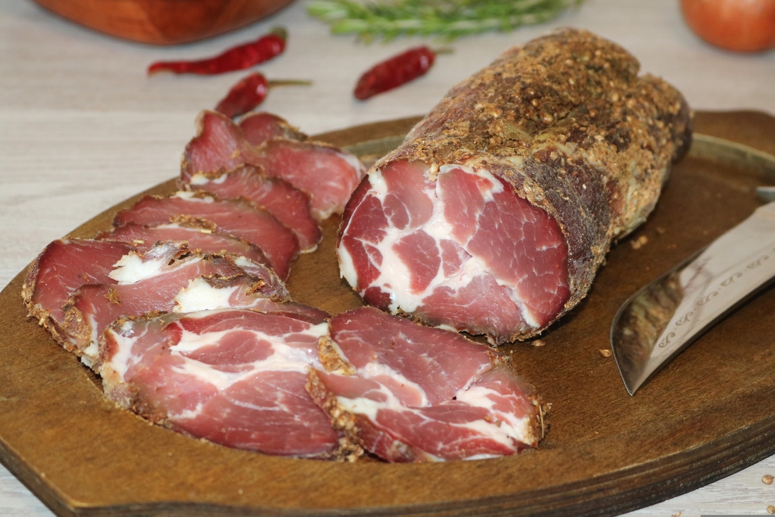 Namie džiovinta kiaulienos sprandinė - Receptas su nuotraukomis