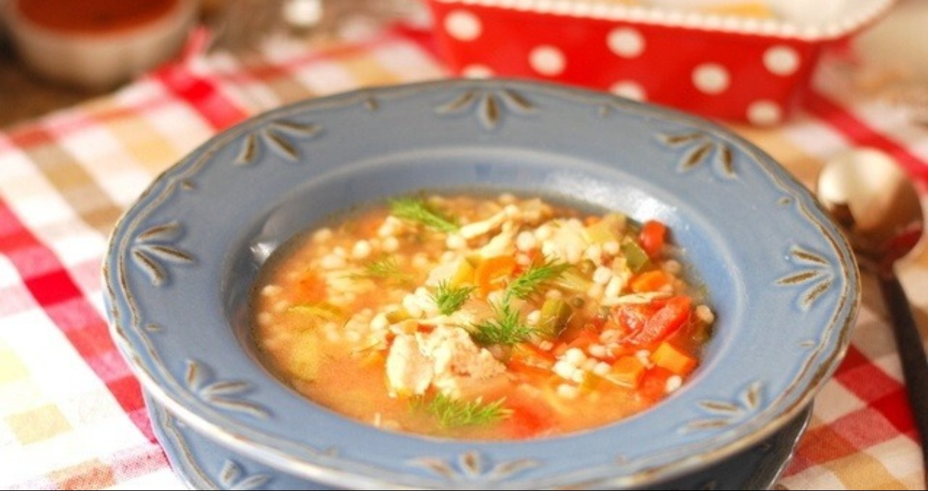 Perlinių kruopų sriuba su raugintais agurkais - Receptas su nuotraukomis