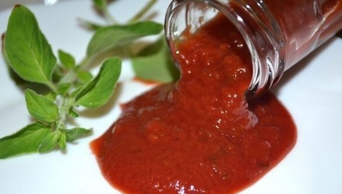 Pomidorų padažas iš pomidorų pastos - Receptas su nuotraukomis Pomidorų padažas iš pomidorų pastos - Receptas su nuotraukomis