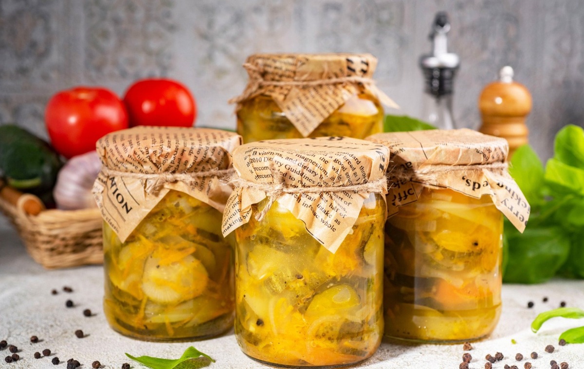 Salotos su paprika žiemai - Receptas su nuotraukomis