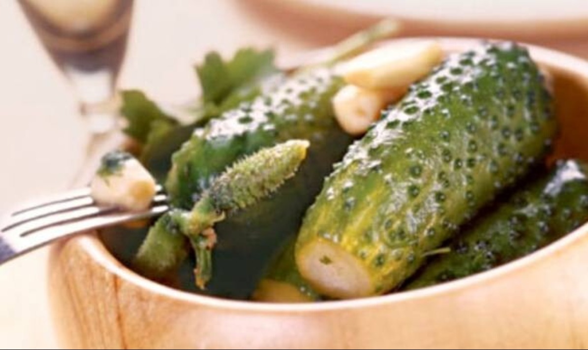 Šaltai marinuoti agurkai - Receptas su nuotraukomis