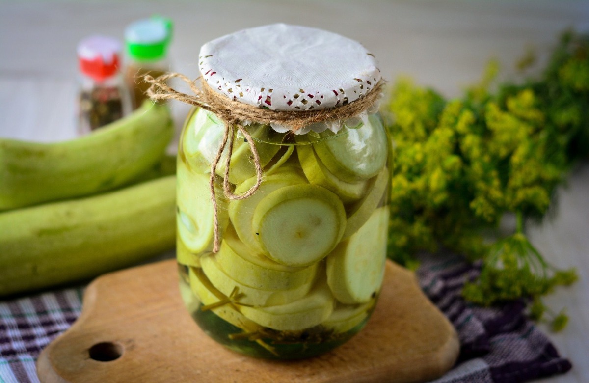 Skanios cukinijos žiemai be sterilizacijos - Receptas su nuotraukomis