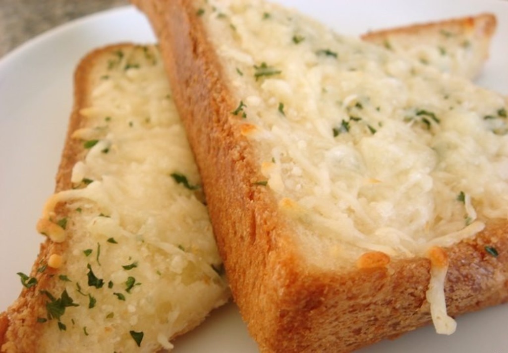 Skrudinta duona su sūriu ir česnaku - Receptas su nuotraukomis