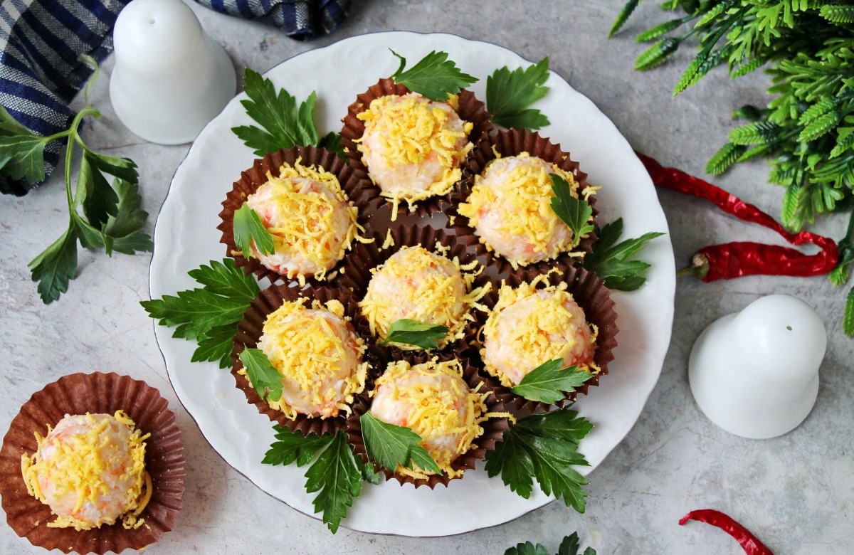 Sūrio rutuliukai su raudona žuvimi - Receptas su nuotraukomis