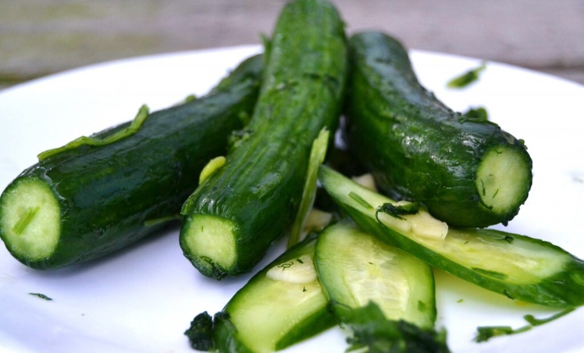 Šviežiai rauginti agurkai - Receptas su nuotraukomis