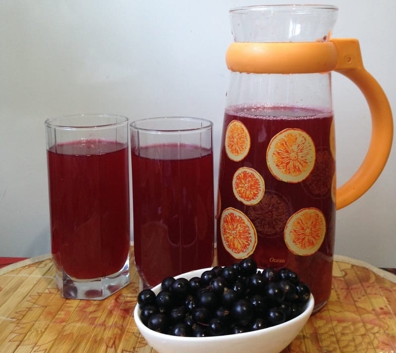 Šviežių uogų kompotas - Receptas su nuotraukomis