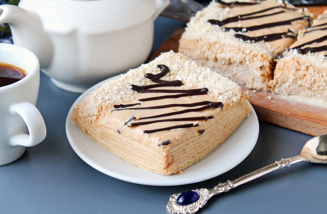 Vaflinis pyragas su grietine ir rududu - Receptas su nuotraukomis