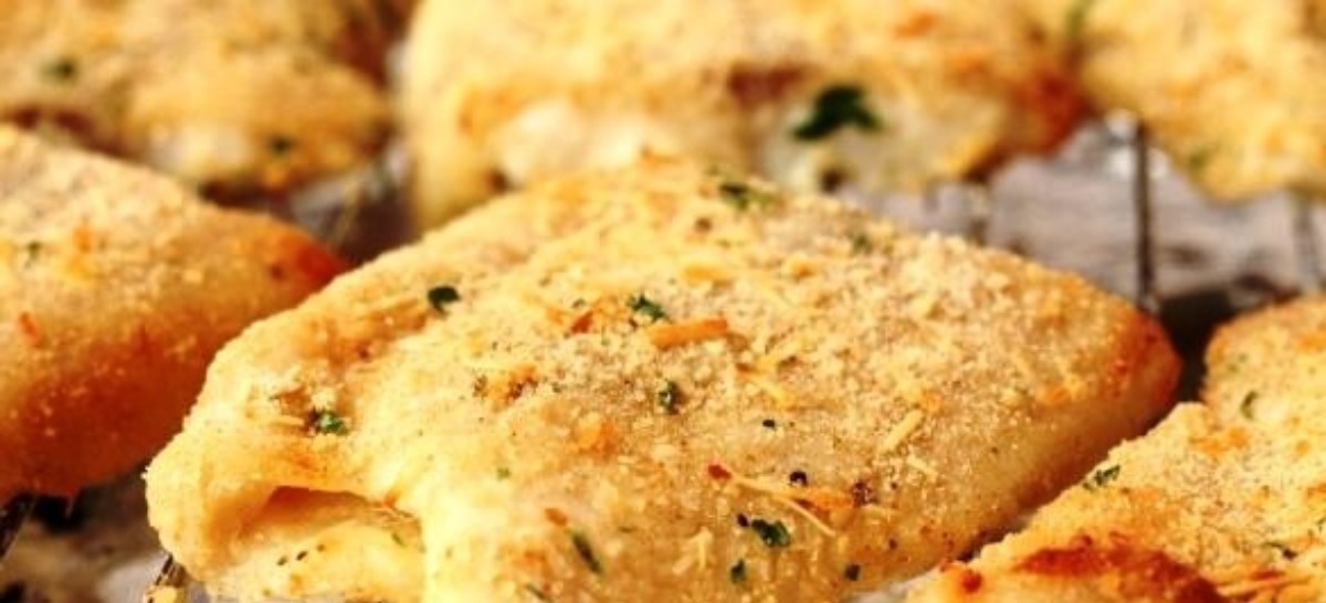 Žuvies filė džiūvėsėliuose su parmezanu - Receptas su nuotraukomis